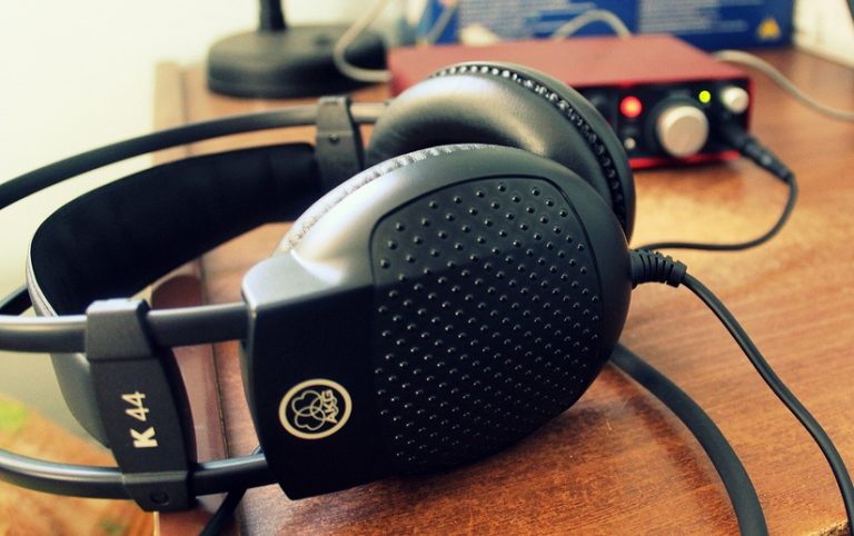 AKG K44 Perception Studio Headphones - Audio Shop Dubai